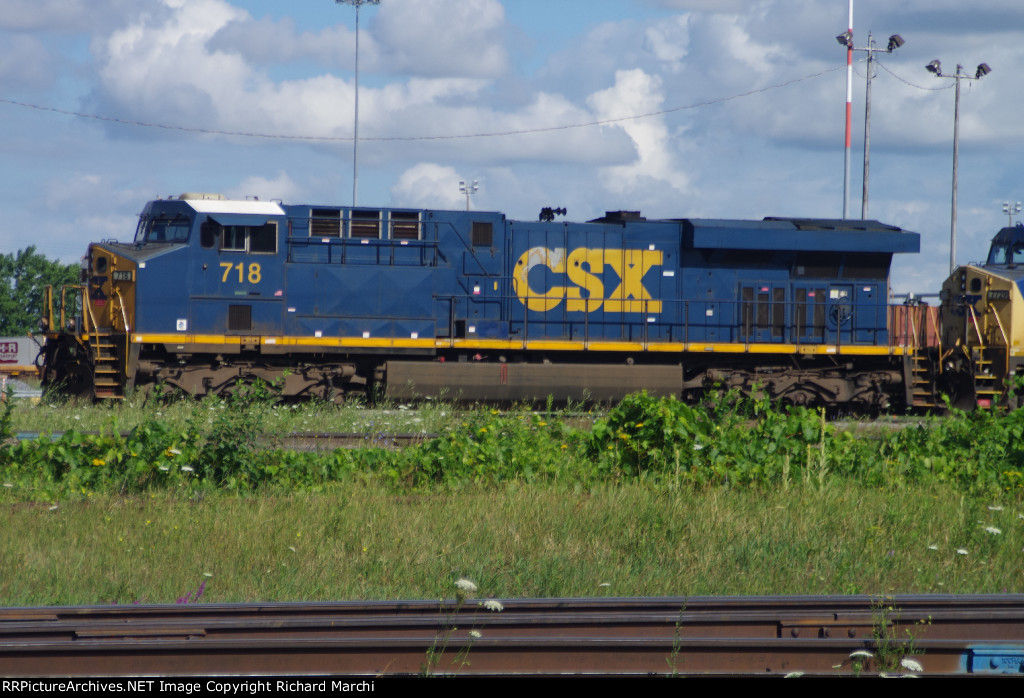 CSX 718
